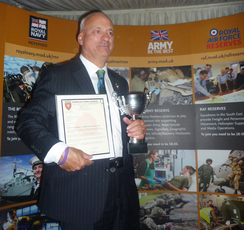 ISLANDERS AWARDED BY LORD-LIEUTENANT AT PRESENTATION - Isle of Wight ...