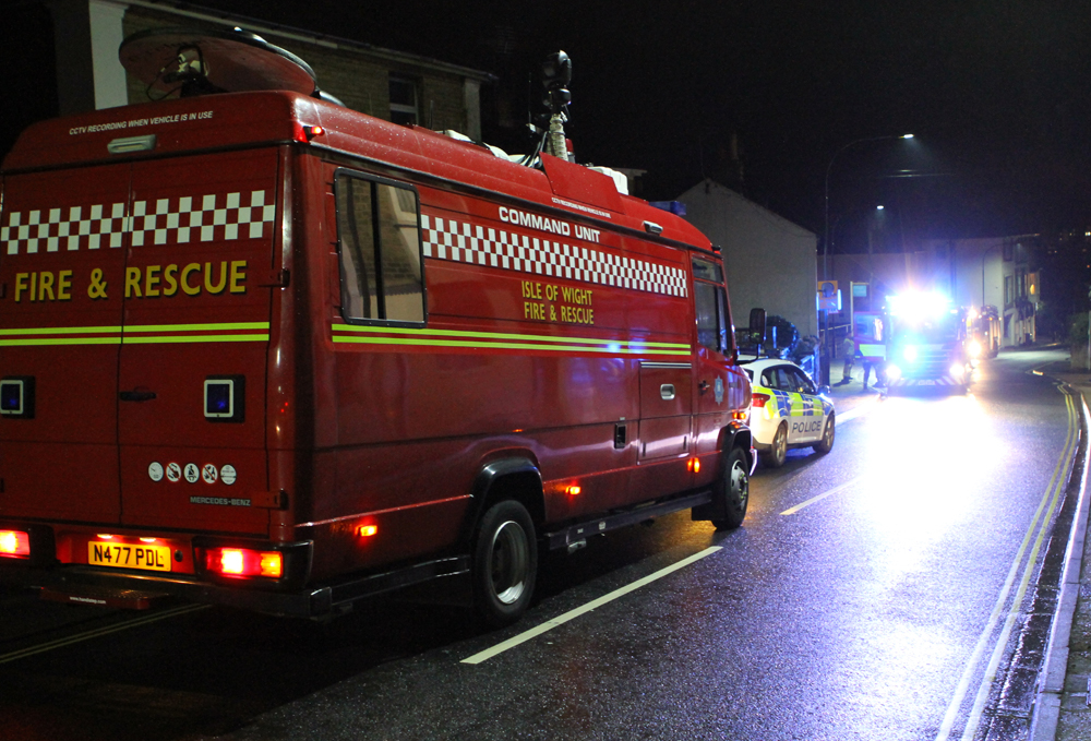 FIRE CREWS RUSH TO ST JOHN'S - Isle of Wight News - Island Echo