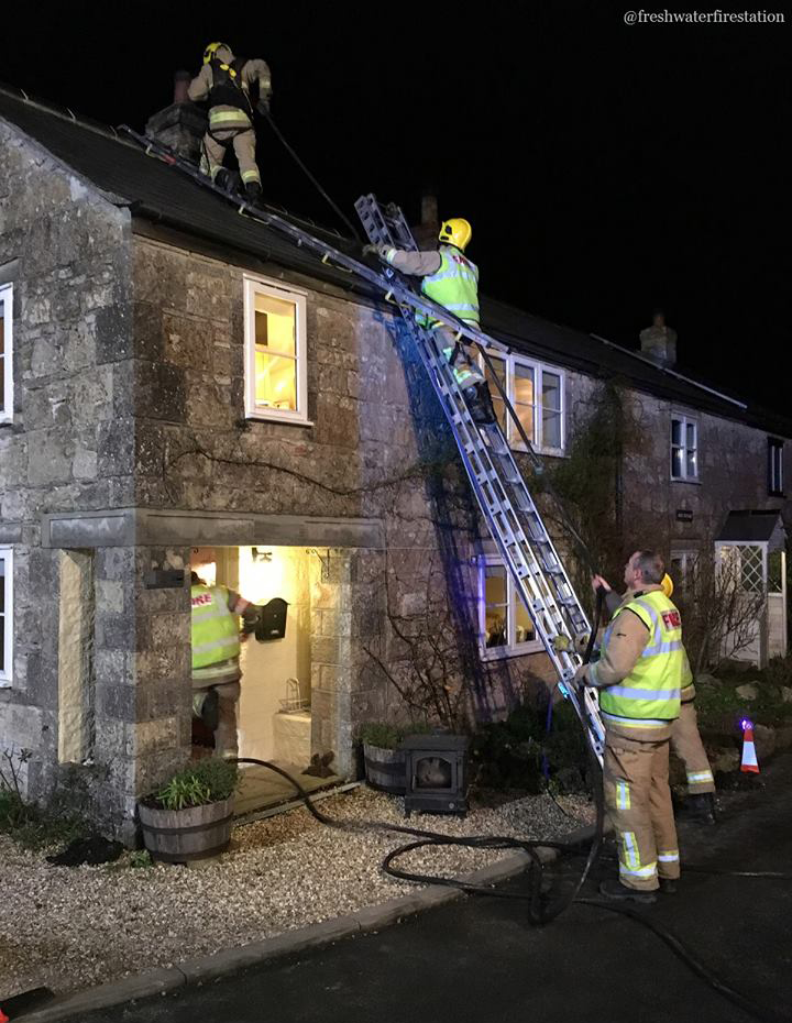 CHIMNEY FIRE TACKLED IN NEWBRIDGE - Isle of Wight News - Island Echo