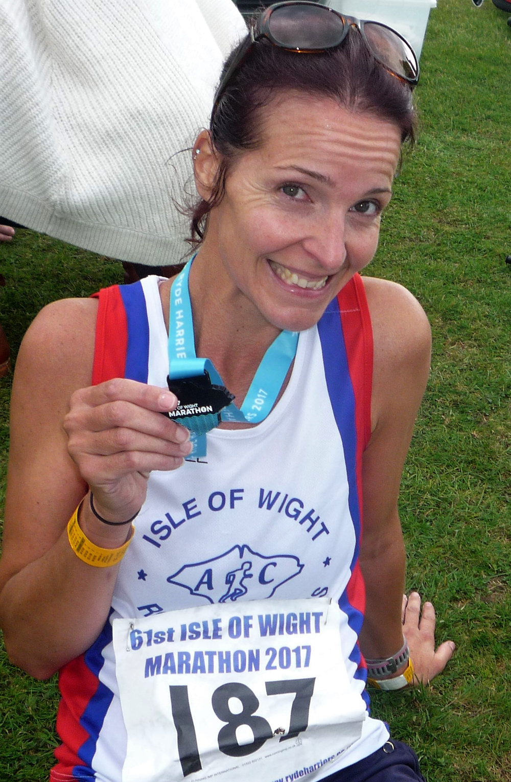 ISLAND RUNNERS DOMINATE ISLE OF WIGHT MARATHON - Isle of Wight News ...