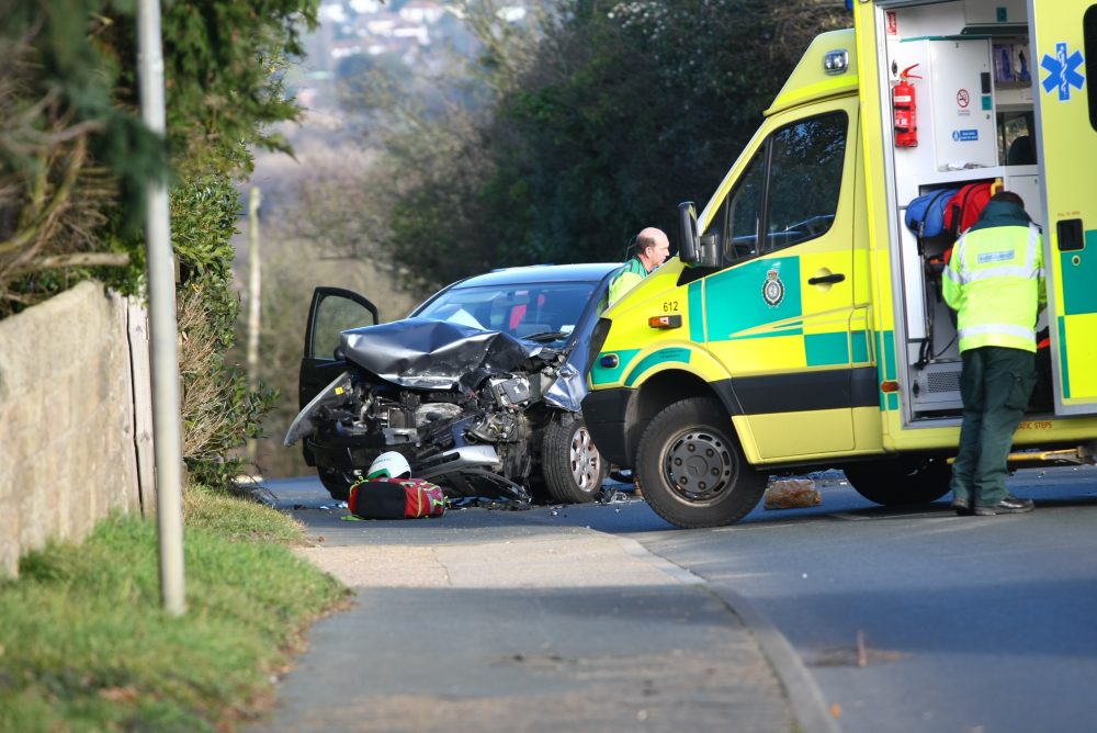 CRASH BLOCKS MAIN ROAD AT APSE HEATH - Island Echo - 24hr news, 7 days ...