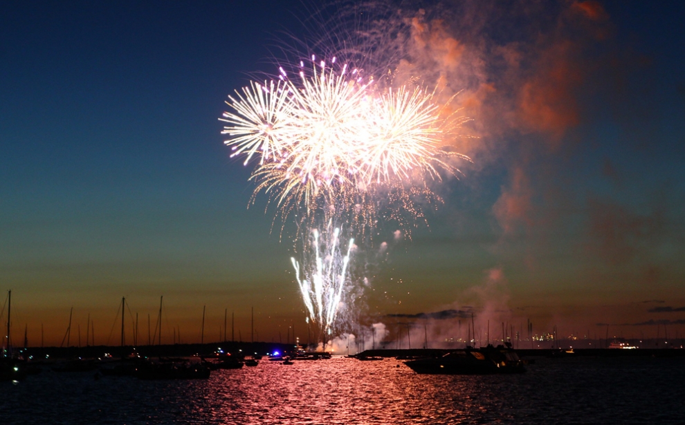 NO FIREWORKS TONIGHT! COWES WEEK COMES TO AN END - BUT WITHOUT THE ...