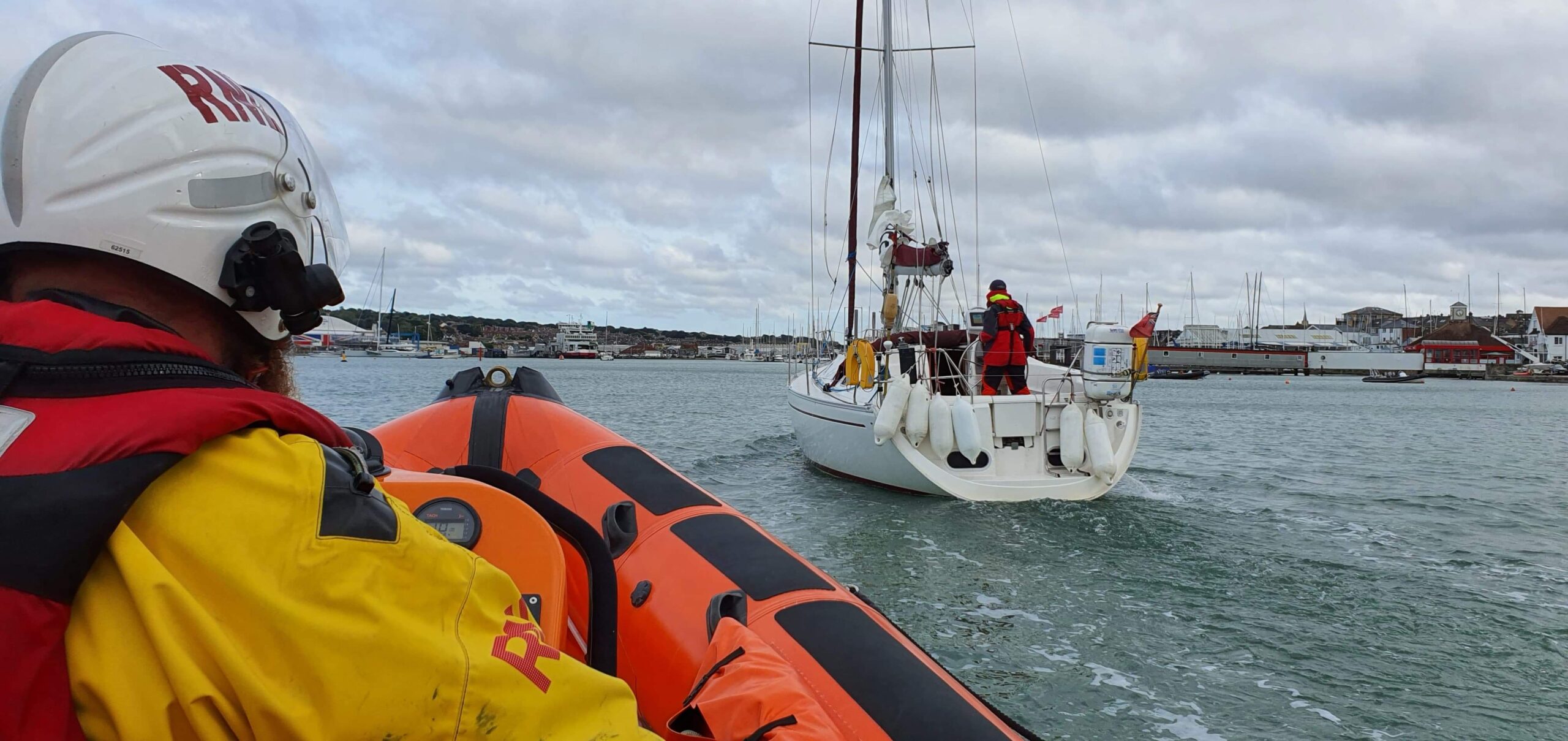 YACHT WITH STEERING PROBLEMS LEADS TO COWES LIFEBOAT CALL OUT - Island ...