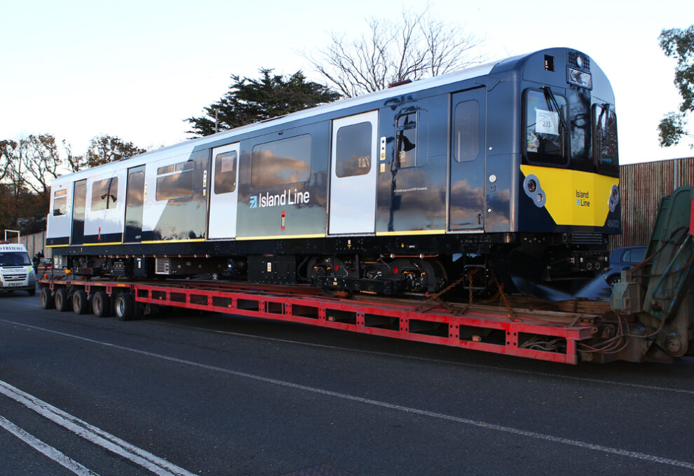 FIRST NEW TRAIN FOR ISLAND LINE ARRIVES ON THE ISLE OF WIGHT - Island ...