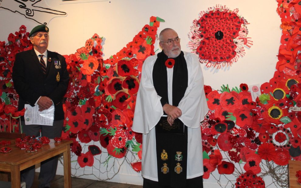 STUNNING REMEMBRANCE POPPY DISPLAY GOES ON SHOW AT QUAY ARTS - Isle of ...
