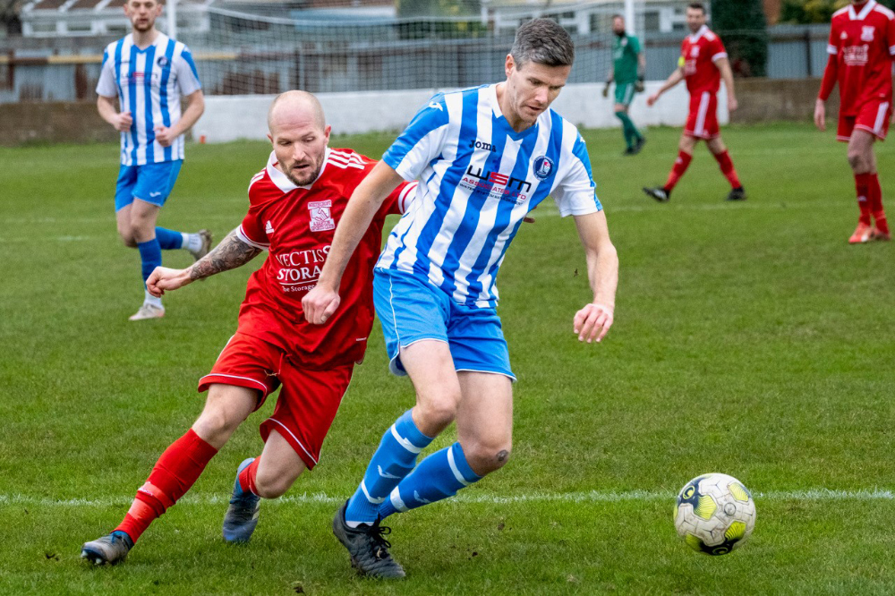 CHAMPIONS W&B OPEN 6-POINT GAP AT TOP OF DIVISION 1: ISLE OF WIGHT ...
