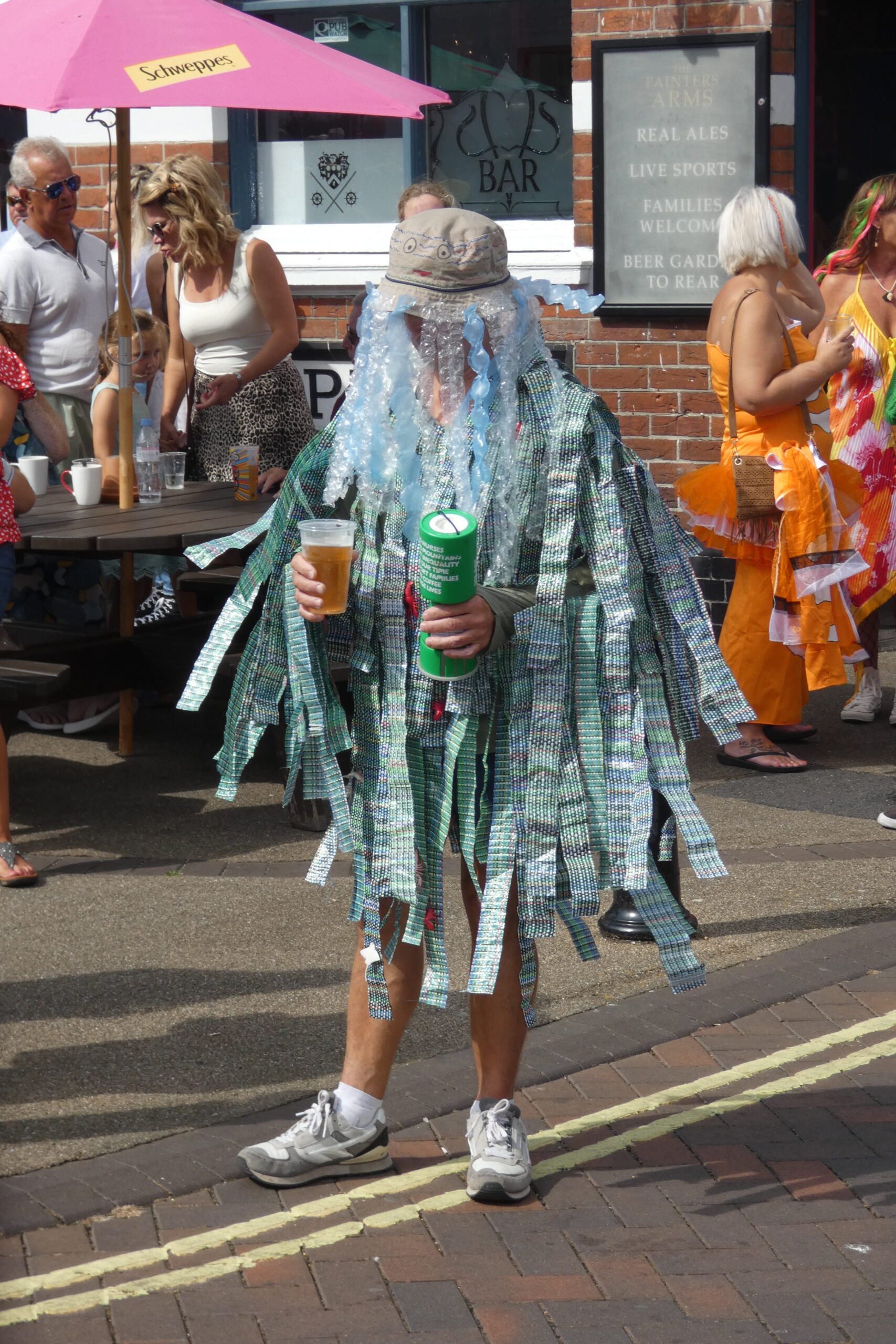 COWES WELCOMED WHACKY TRADITIONAL PRAM RACE ON SUNDAY - Isle of Wight ...