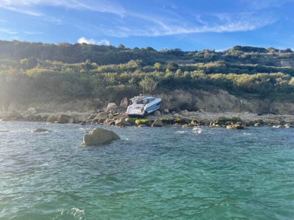 CASUALTIES TAKEN TO HOSPITAL AFTER LATE NIGHT BOAT CRASH IN TOTLAND BAY ...