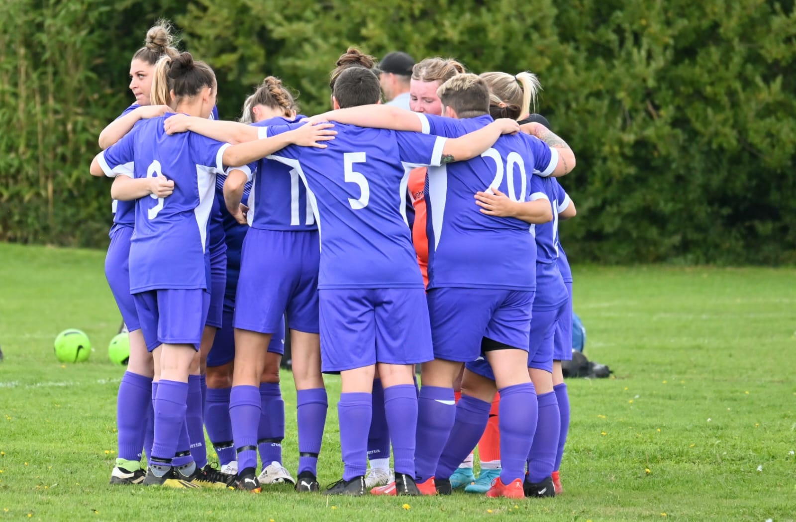 2 WINS AND A DRAW FOR ISLE OF WIGHT LADIES FOOTBALL TEAMS - Island Echo ...