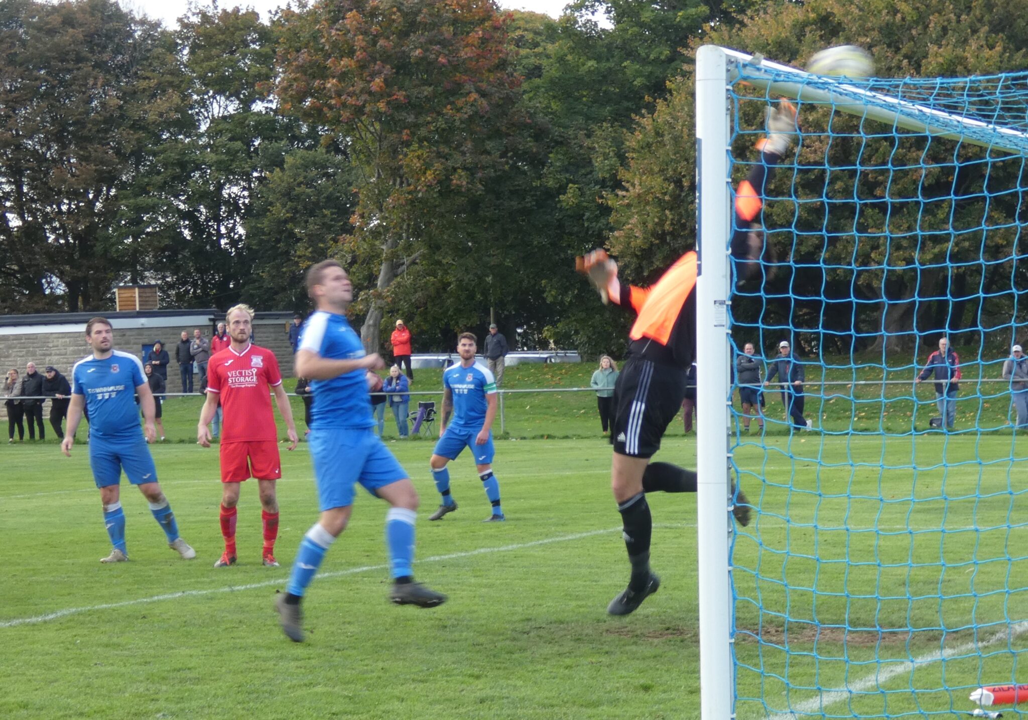 ISLE OF WIGHT FOOTBALL LEAGUE GAINS 6 NEW TEAMS BUT LOSES 3 FOR NEXT ...