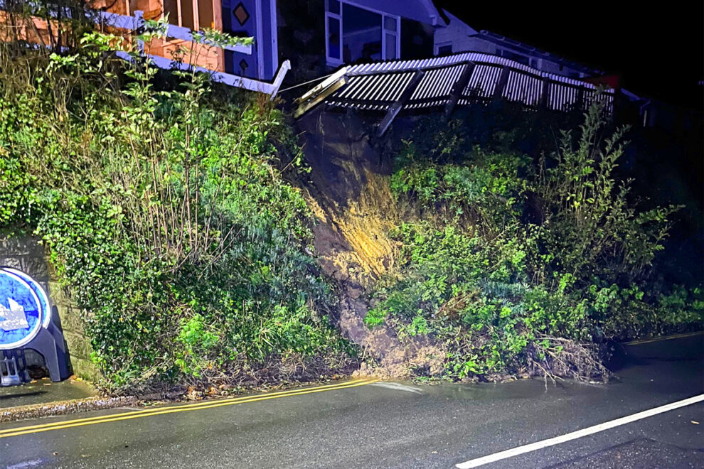 LANDSLIDE ENCROACHES ONTO WROXALL MAIN ROAD FOLLOWING DOWNPOUR - Island ...