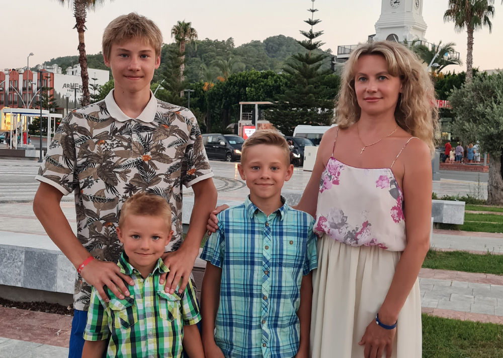 COMMUNITY ACTION LAUNCH APPEAL FOR MORE ISLAND HOMES TO HELP UKRAINIAN ...