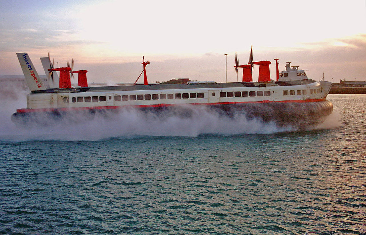 SR.N4 WAS THE LARGEST CIVILIAN HOVERCRAFT EVER BUILT - AND IT CAME FROM ...