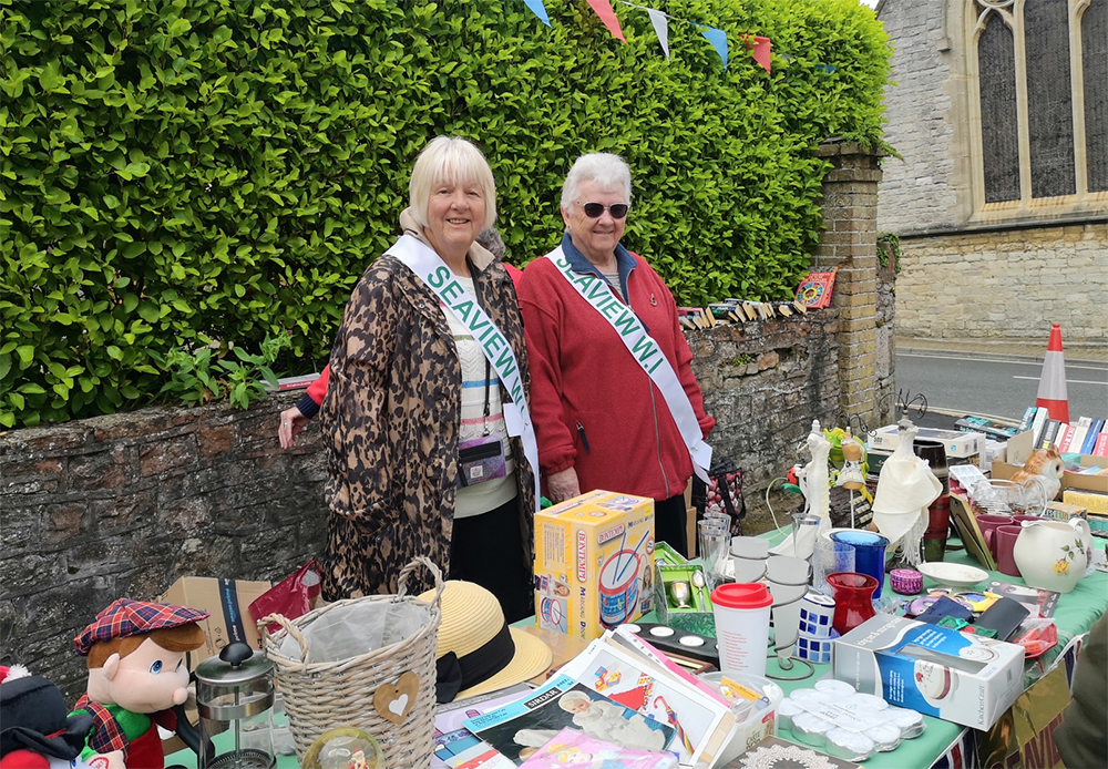 LOCALS AND VISITORS ENJOY NETTLESTONE & SEAVIEW COMMUNITY STREET FAYRE ...