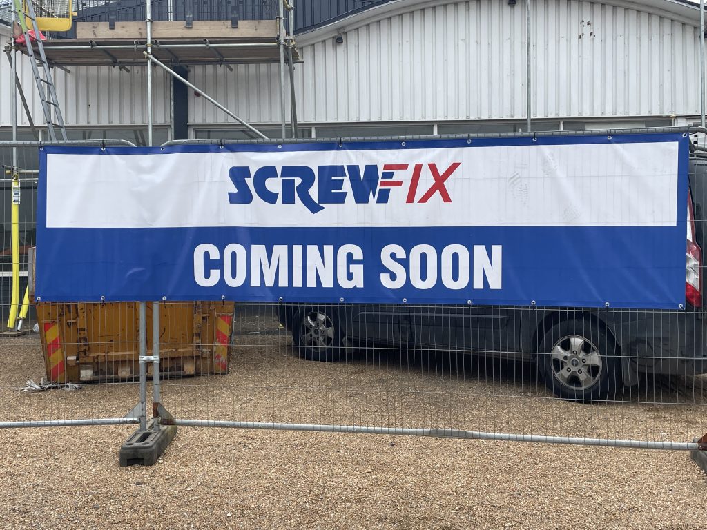 WORKS UNDERWAY AT NEW SCREWFIX STORE IN LAKE BUT NO OPENING DATE ...
