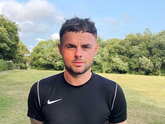 ISLE OF WIGHT FOOTBALL ROUND UP: W&B GO 5 POINTS CLEAR AT TOP OF DIV 1 ...