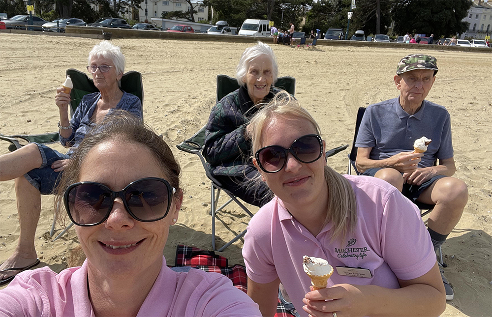NURSING HOME RESIDENTS ENJOY A TRIP TO THE BEACH - Island Echo - 24hr ...