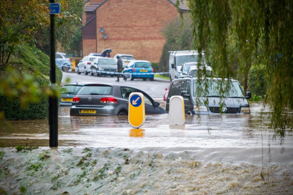 FLASH FLOODING IN PHOTOS AS ISLE OF WIGHT HIT BY UNEXPECTED DELUGE ...