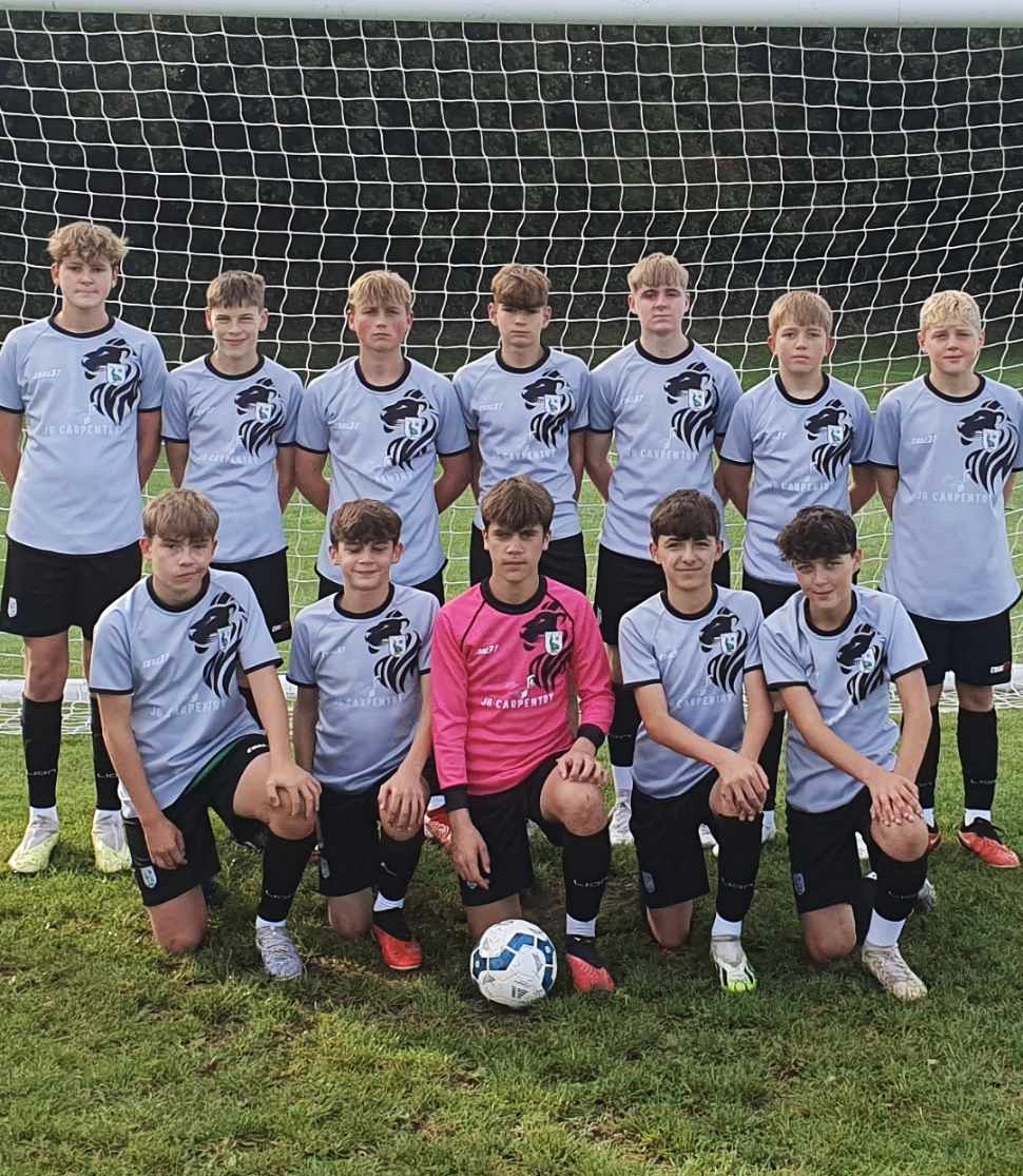 JG CARPENTRY SPONSOR GURNARD LIONS KIT FOR 2023/24 SEASON - Isle of ...