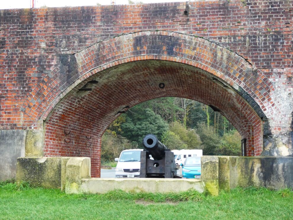 FORT VICTORIA - THE MILITARY STRUCTURE DECLARED OBSOLETE 5 YEARS AFTER ...