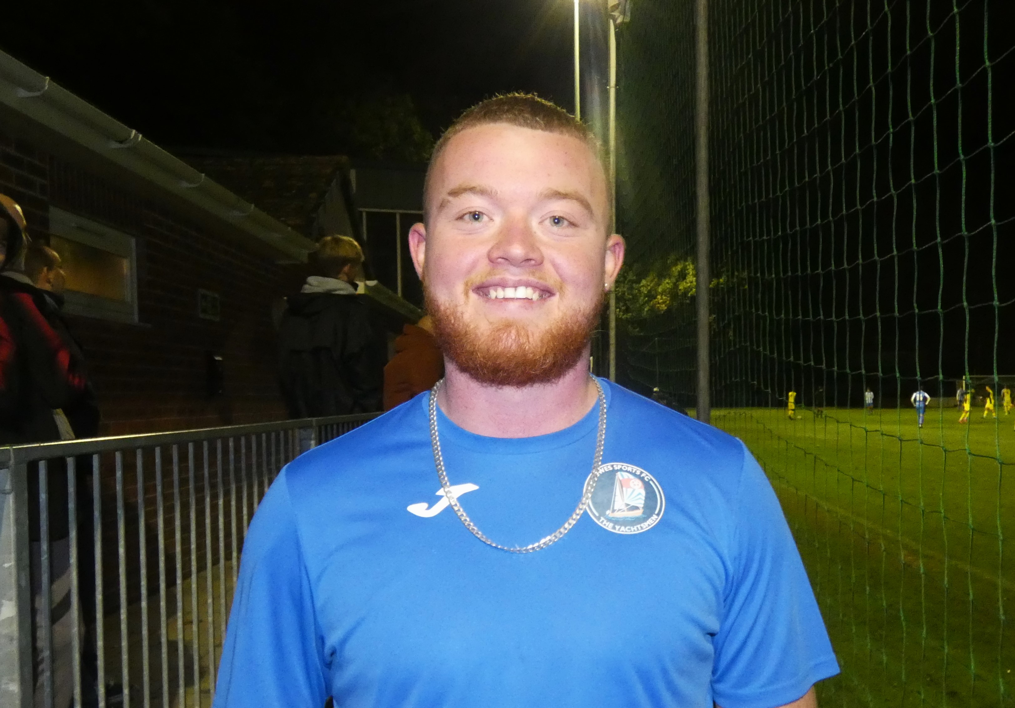 ISLE OF WIGHT MIDWEEK FOOTBALL: YACHTSMEN KNOCK LEAGUE LEADERS ...