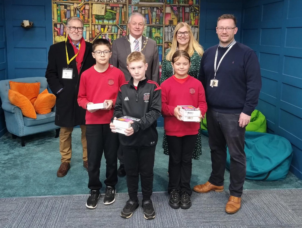 LAKE PARISH COUNCIL PROVIDES BROADLEA PRIMARY PUPILS WITH NEW iPADS ...