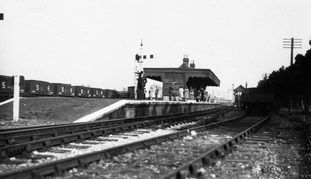 MERSTONE STATION - THE ARRETON VALLEY'S BUSY RURAL RAILWAY JUNCTION ...