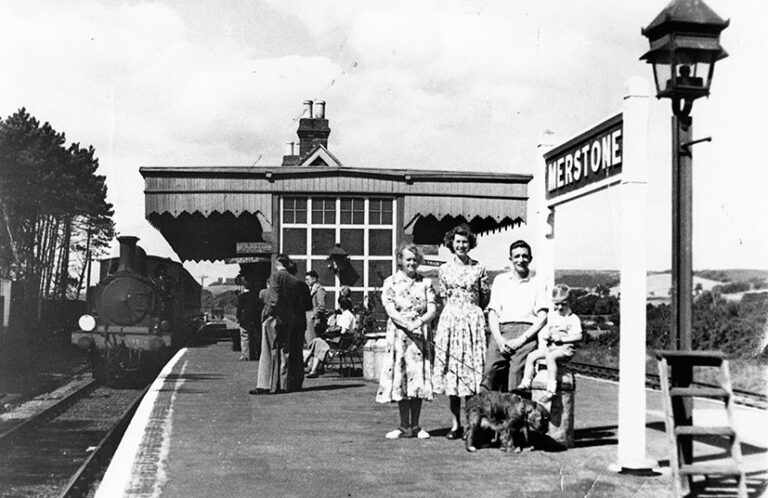 MERSTONE STATION - THE ARRETON VALLEY'S BUSY RURAL RAILWAY JUNCTION ...