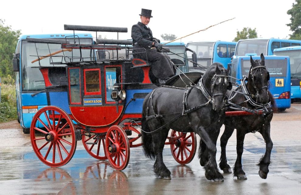 THE EARLY YEARS OF ISLAND BUSES UNTIL THE START OF SOUTHERN VECTIS ...