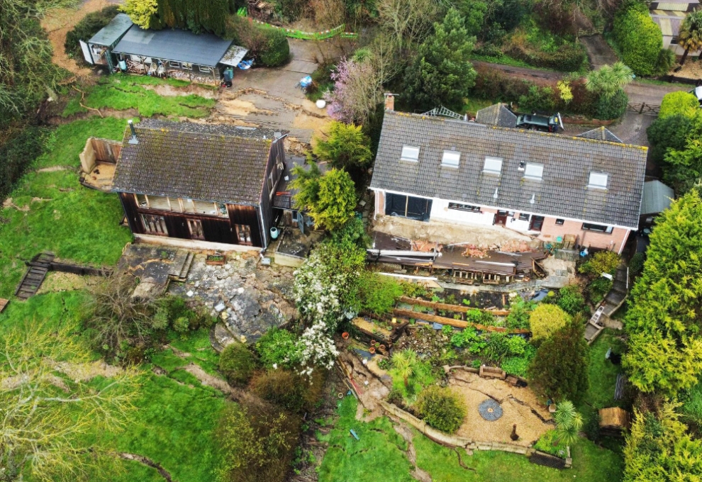 UNDERCLIFF DRIVE MAY NEVER RE-OPEN AS COUNCIL LEADER BRANDS SUCH A MOVE ...
