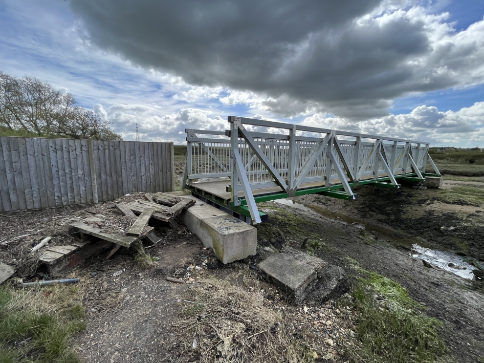 REPAIR WORKS ON DESTROYED BRIDGE STEPS IN WHIPPINGHAM TO TAKE PLACE ...