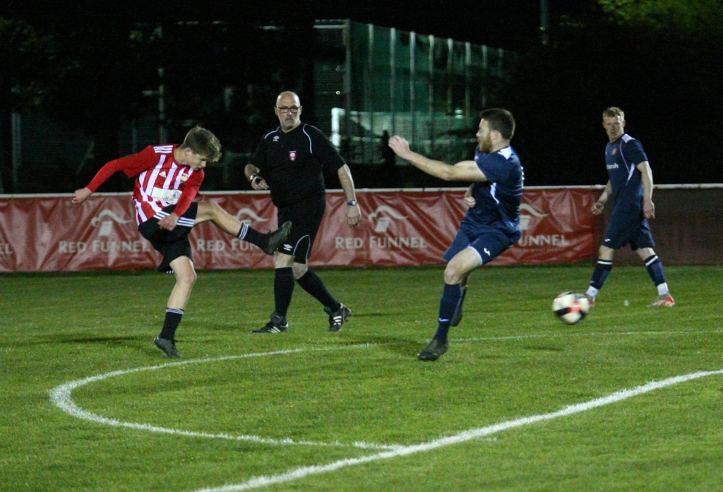 ROMANS VANQUISH EAST COWES VICS IN THRILLING GOLD CUP QUARTER FINAL ...