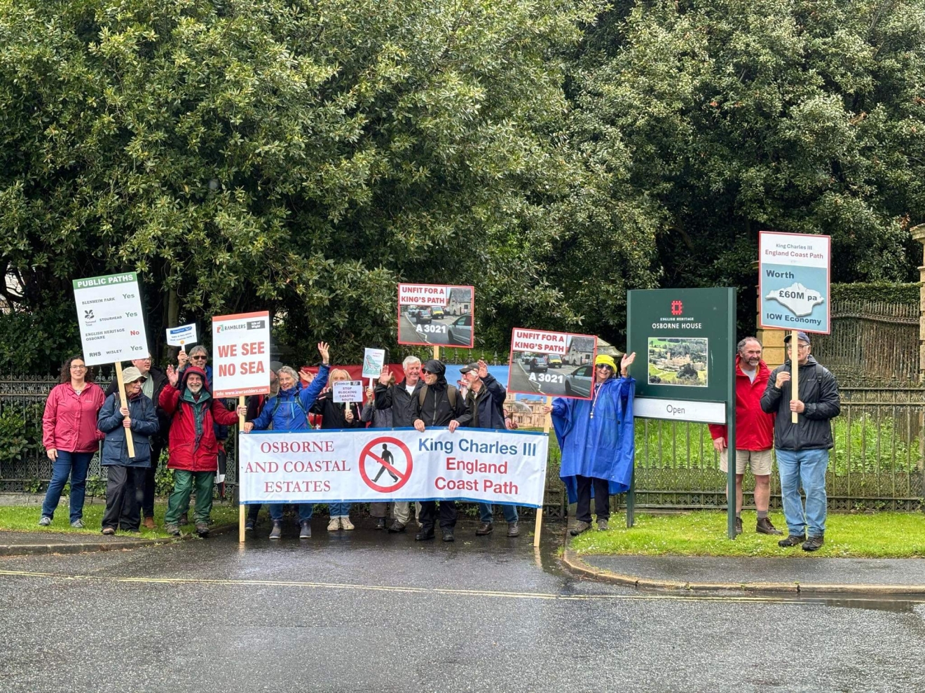 ISLE OF WIGHT RAMBLERS PROTEST ENGLISH HERITAGE COASTAL PATH REFUSAL ...