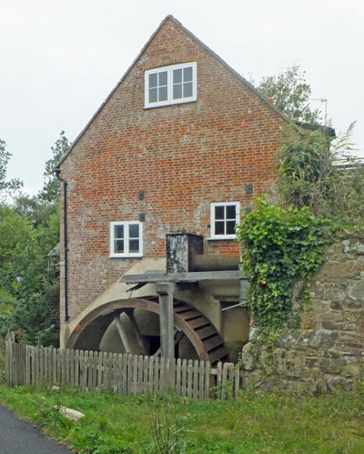 YAFFORD MILL - HOME TO A MINIATURE RAILWAY AND SOPHIE THE SEAL - Isle ...