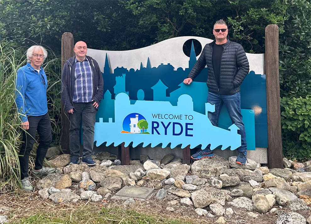 'WELCOME TO RYDE' SIGNS REFURBISHED RESTORING PRIDE IN THE TOWN ...