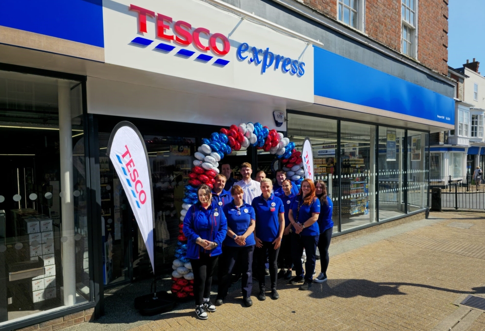 NEW TESCO EXPRESS STORE IN NEWPORT OPENS ITS DOORS - Island Echo - 24hr ...