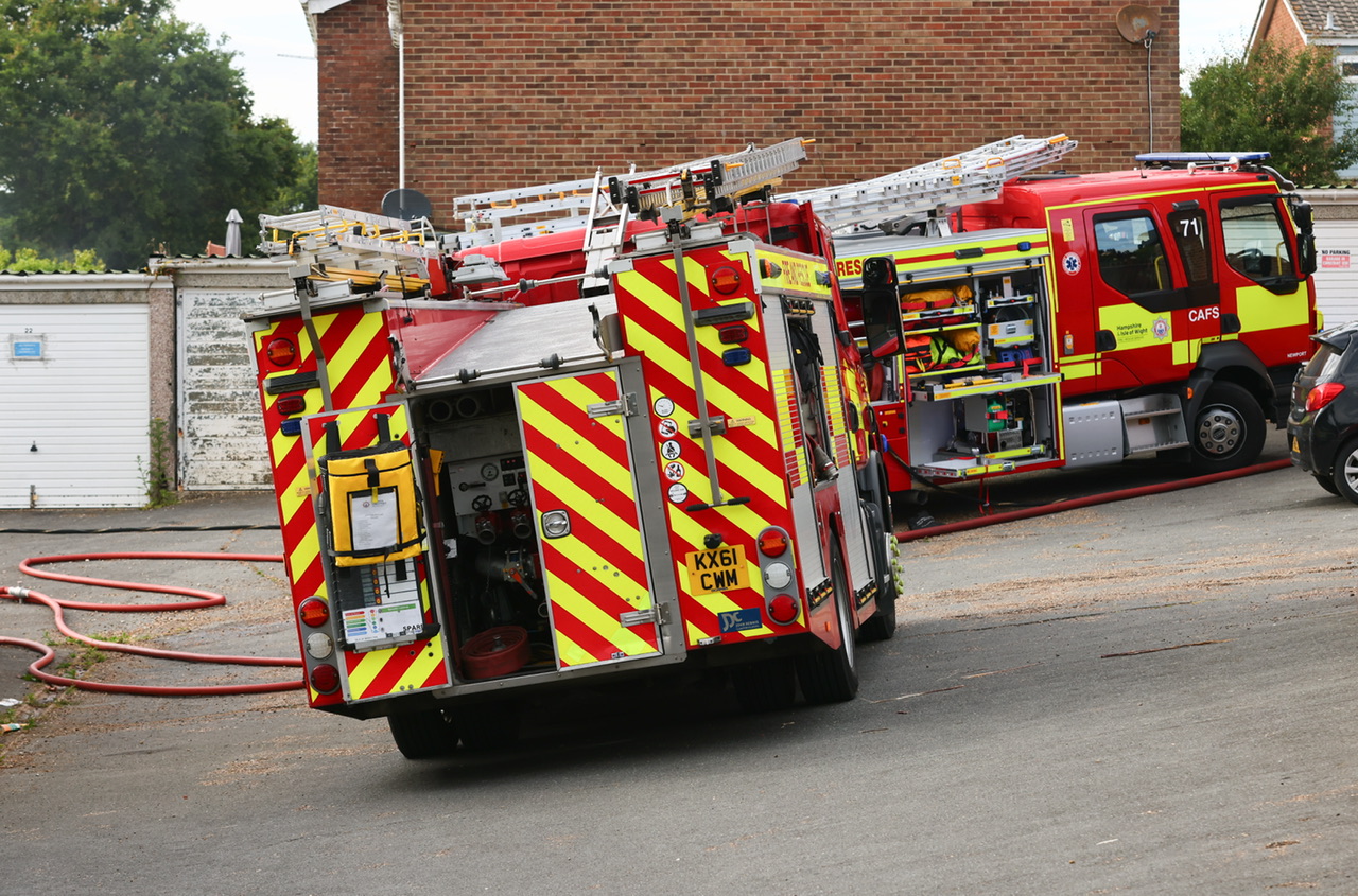 OVERHEATED BATTERY TO BLAME FOR EAST COWES GARDEN FIRE - Isle of Wight ...