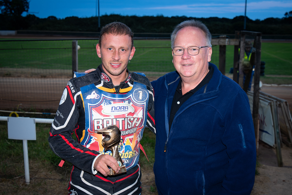 MORLEY TAKES US HANDICAP CROWN ON NIGHT OF THRILLS AT SMALLBROOK ...