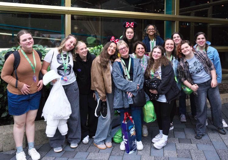 ISLE OF WIGHT SINGERS PERFORM FOR THE CROWDS AT DISNEYLAND PARIS - Isle ...