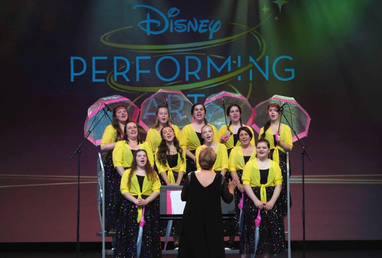 ISLE OF WIGHT SINGERS PERFORM FOR THE CROWDS AT DISNEYLAND PARIS - Isle ...