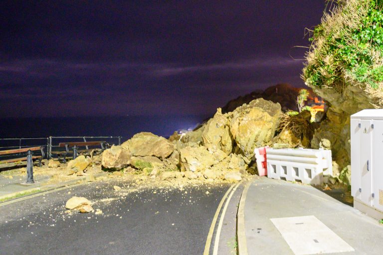 ROCKFALL CRASHES DOWN ON VENTNOR'S BELGRAVE ROAD - Isle of Wight News ...