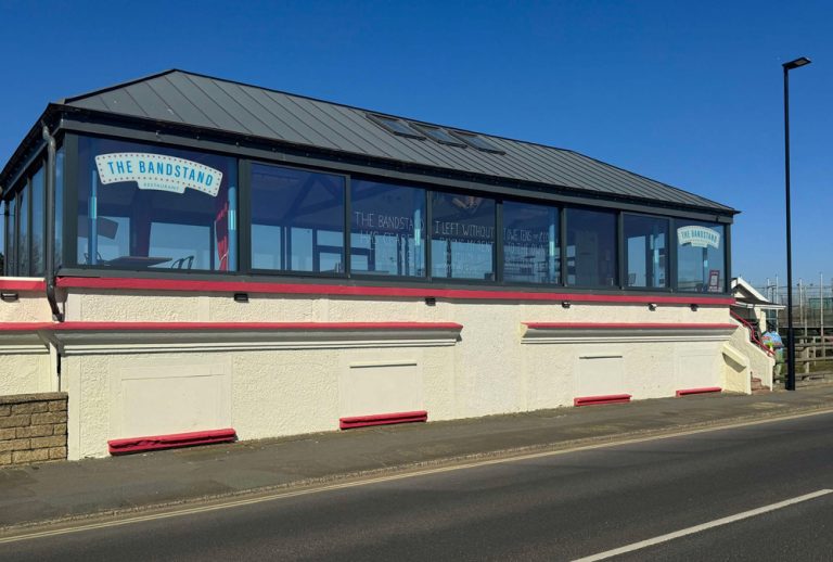 SANDOWN'S THE BANDSTAND HAS CLOSED - AND AN INTERESTING MESSAGE HAS ...