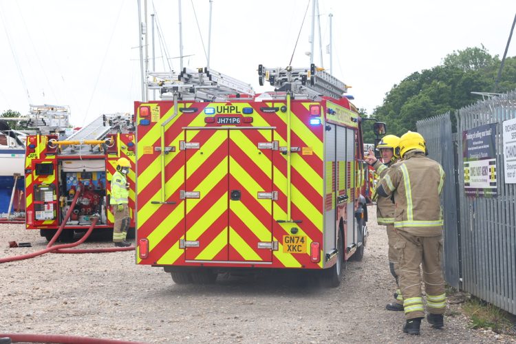 FIRE BREAKS OUT WITHIN WRECK OF HISTORIC PS RYDE QUEEN - Isle of Wight ...