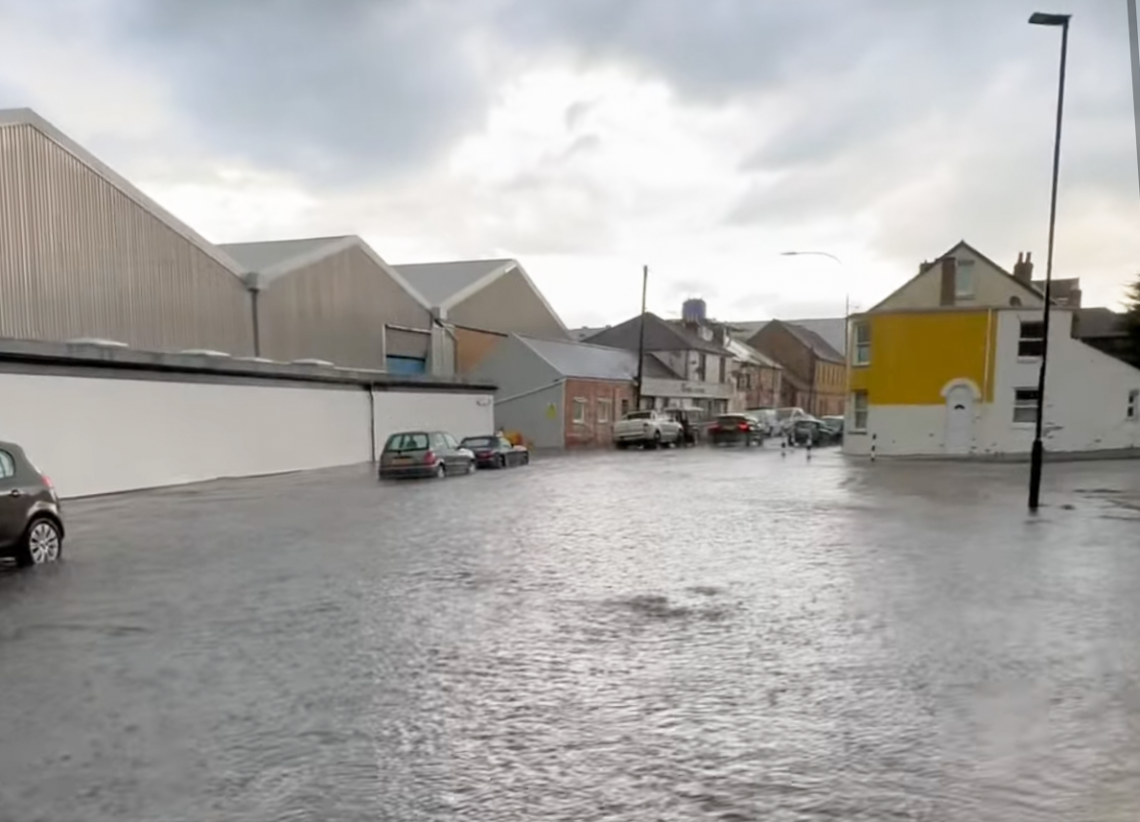 FLASH FLOODING HITS THE ISLE OF WIGHT AS THUNDERSTORM STRIKES - Isle of ...