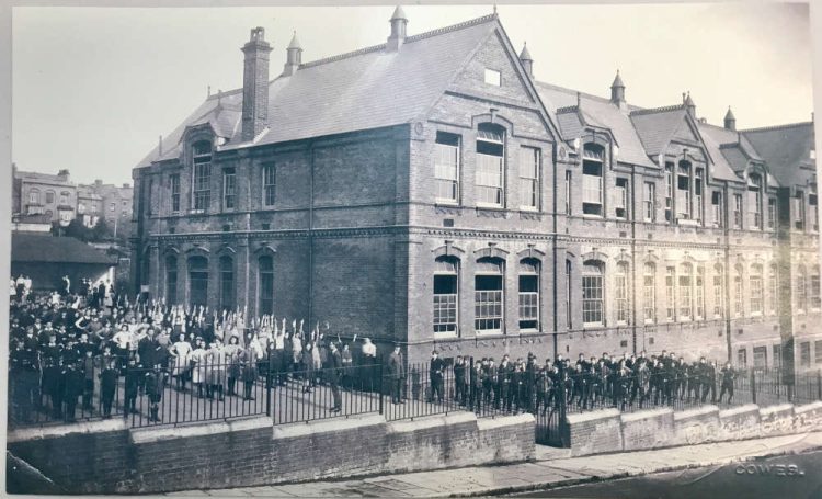 END OF AN ERA FOR COWES PRIMARY SCHOOL AFTER OVER A CENTURY OF SERVICE ...