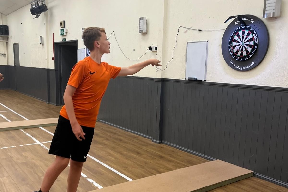 FATHER AND SON REG AND STUART WOODMORE SHARE TOP PRIZE AT DARTS ...