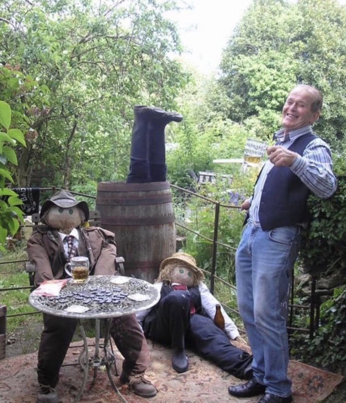 FAMILY MAN, FRUIT MERCHANT AND COUNTRY MUSIC LOVER DEREK HUNT DIES AGED ...