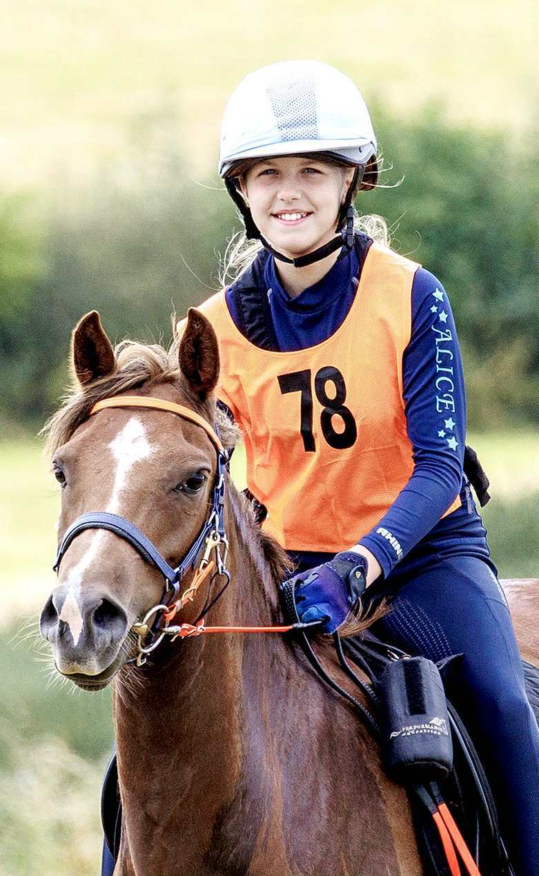 NITON RIDER ALICE CRITCHISON CROWNED ENDURANCE GB JUNIOR CHAMPION ...