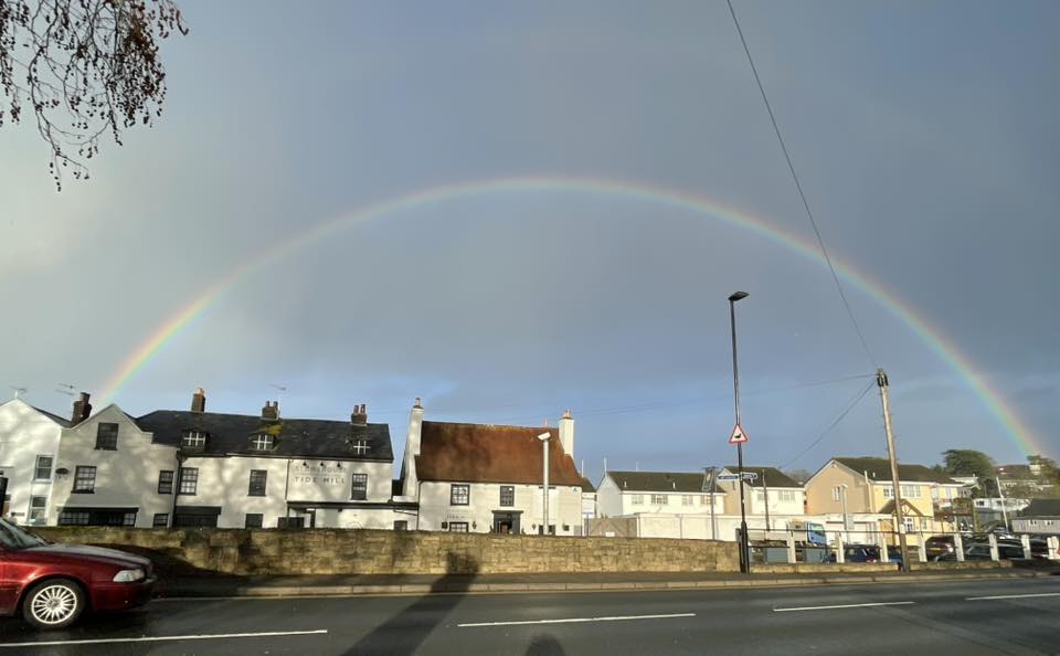 ISLANDERS CAPTURE COLOURFUL RAINBOW DURING AFTERNOON WEATHER BREAK ...