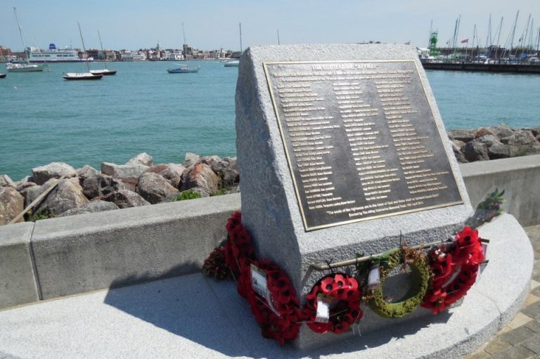 SUBMARINE HMS AFFRAY VANISHED SOUTH OF THE ISLE OF WIGHT 75 YEARS AGO ...